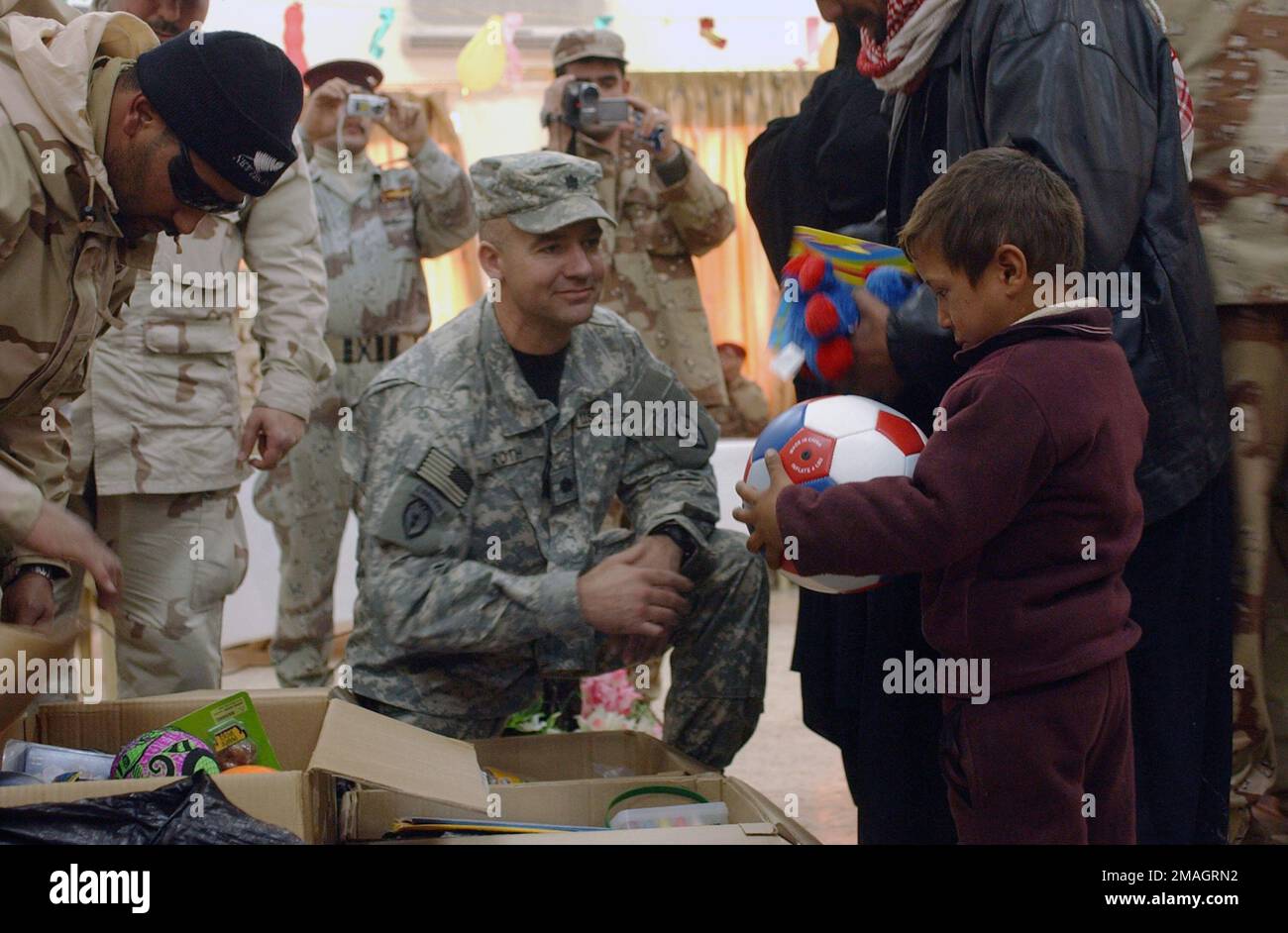 070106-A-6553F-011. Base: Al Hillah State: Babil Country: Iraq (IRQ ...