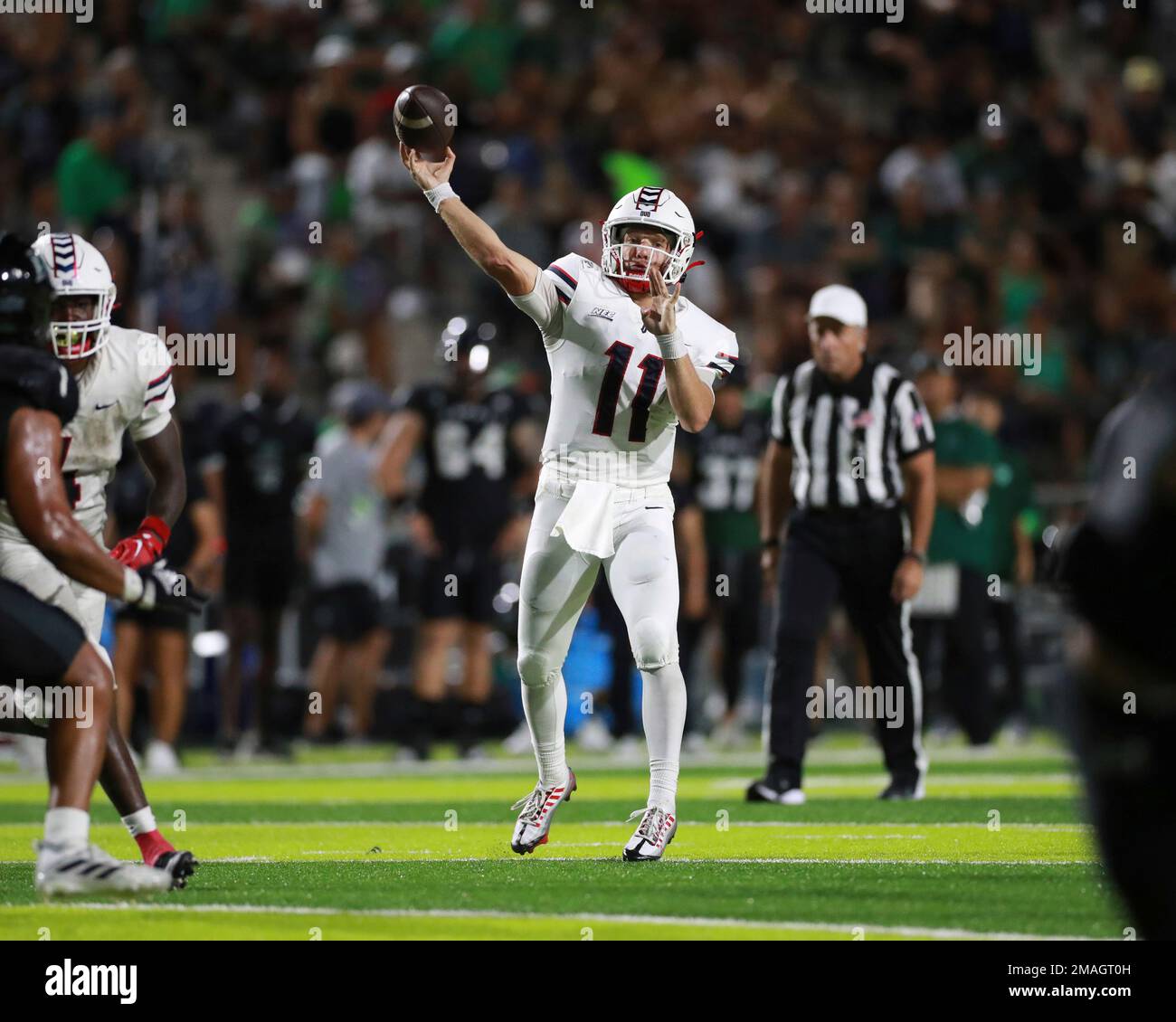 Duquesne quarterback Joe Mischler (11) in action against Hawaii during ...