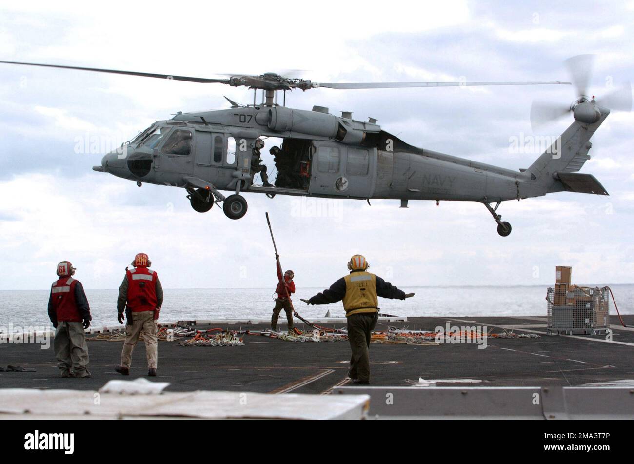 Vertical replenishment vertrep with the military sealift comma hi-res ...