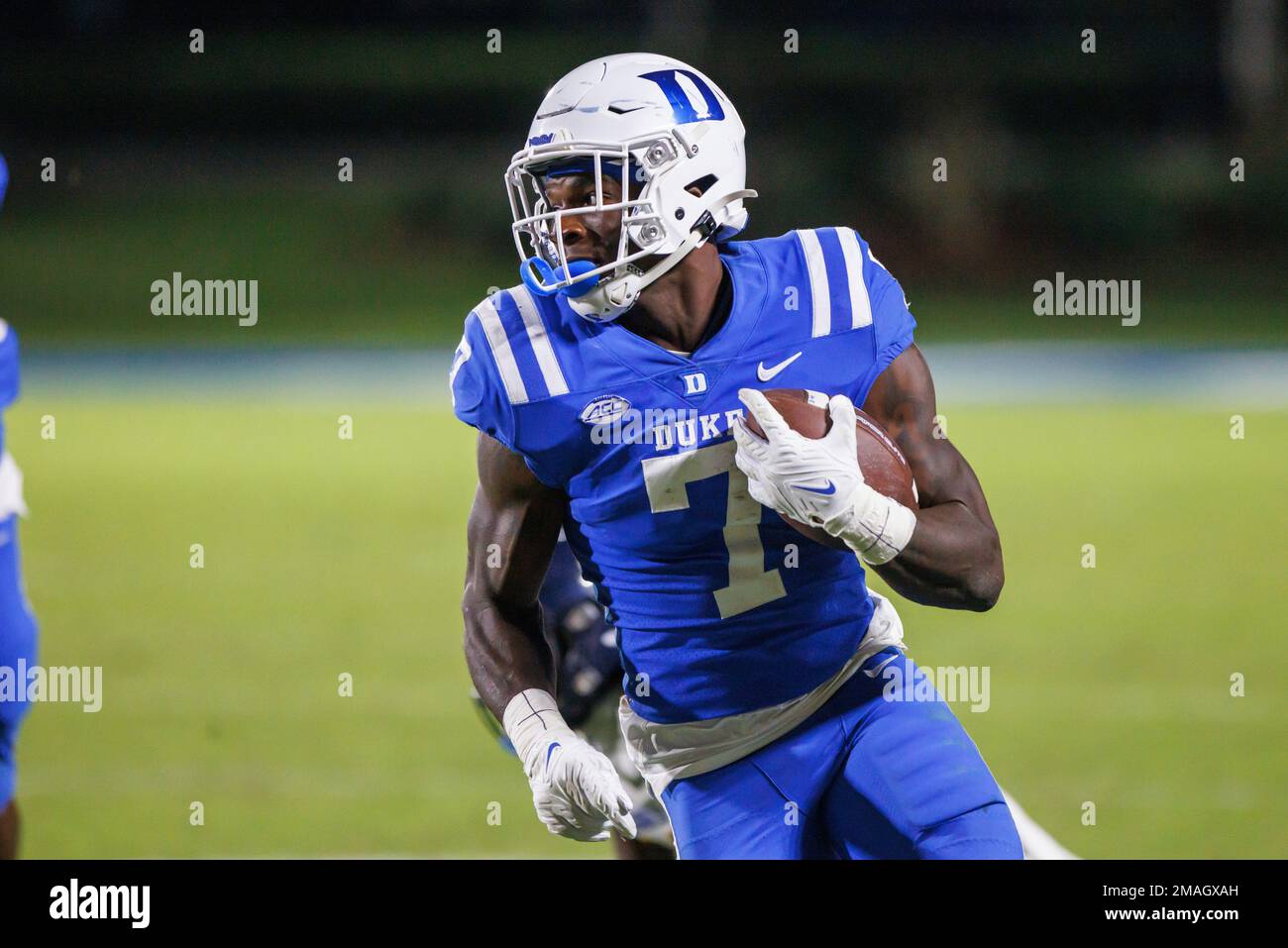 Duke's Jordan Waters (7) carries the ball during the second half of an ...