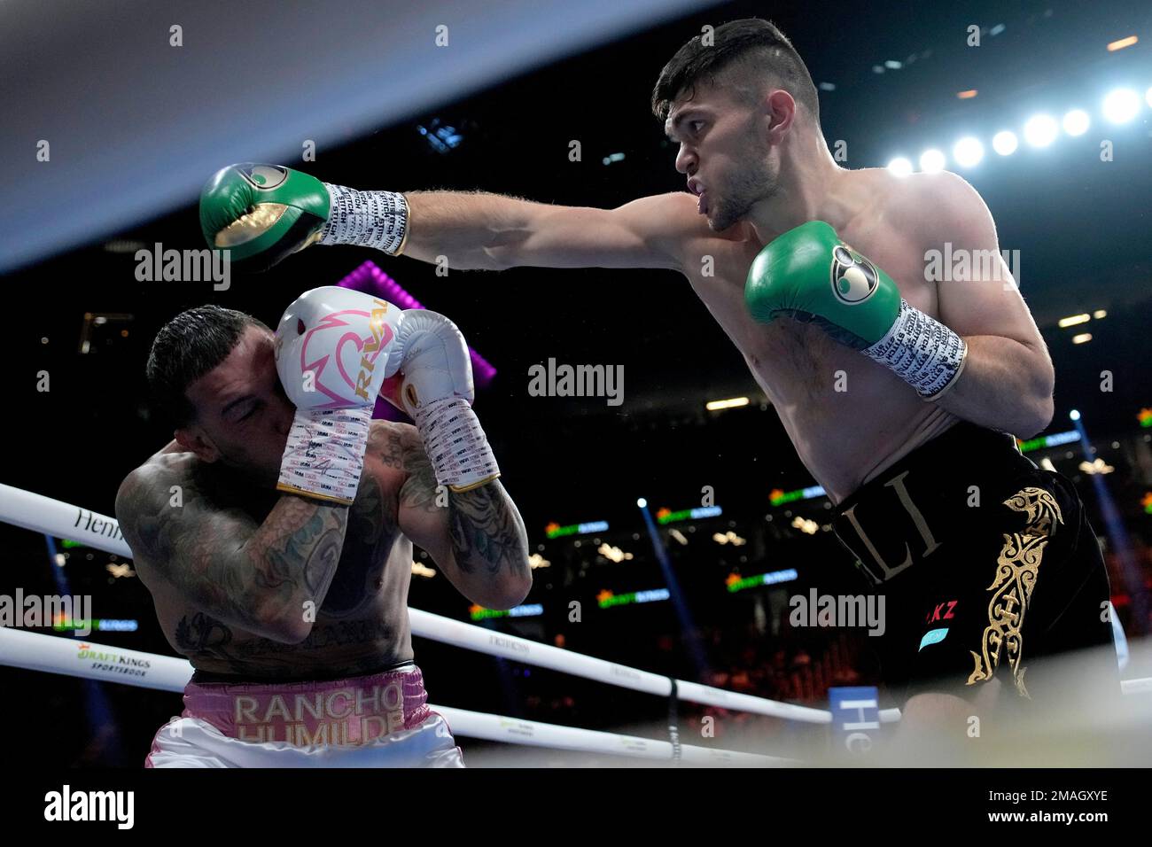 Ali Akhmedov, right, fights Gabriel Rosado in a super middleweight ...