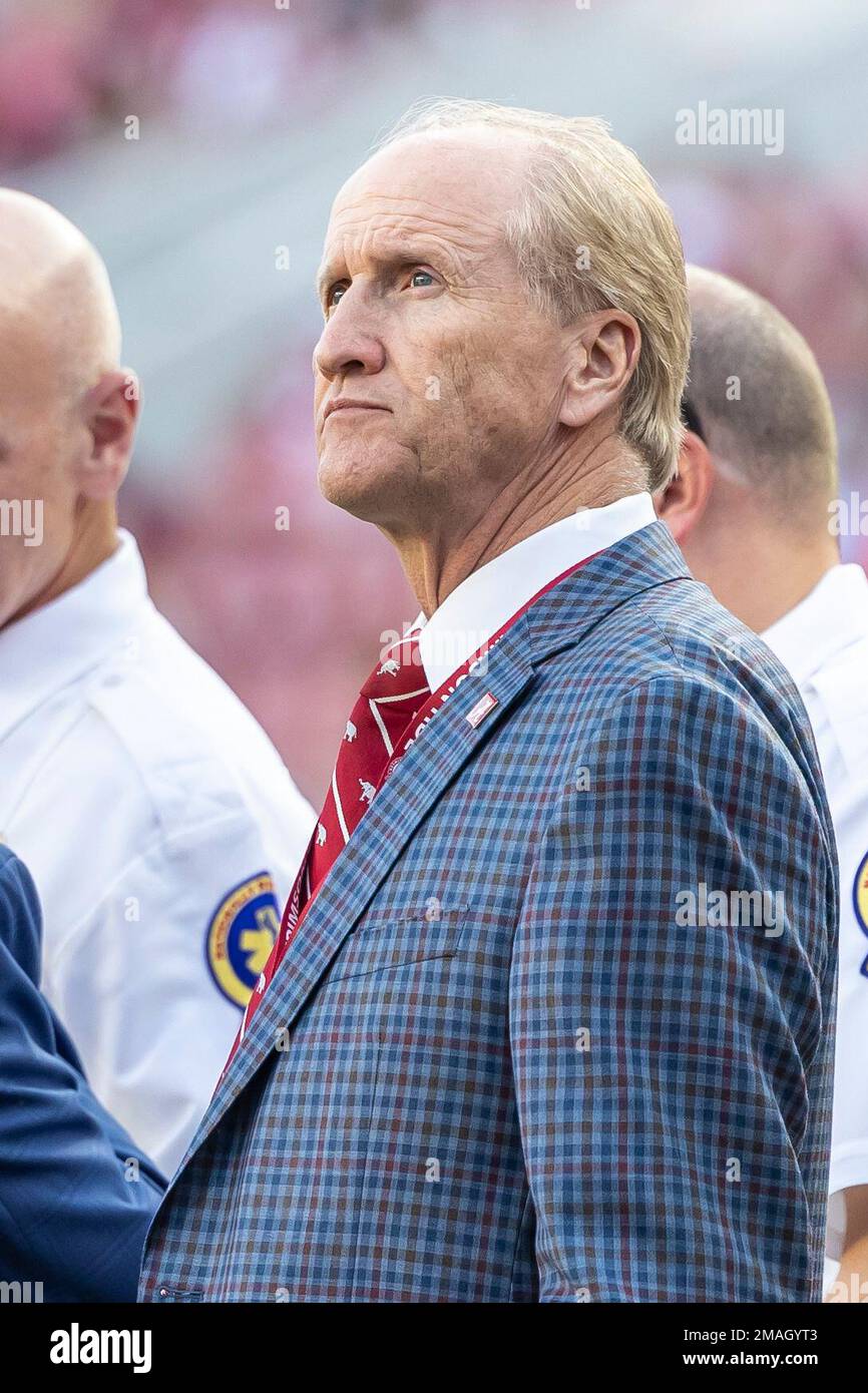 Alabama president Stuart Bell visits the field during the second half ...