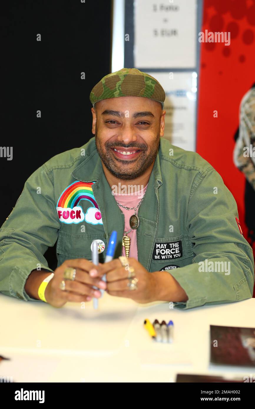 Rainbow sun francks stargate atlantis hi-res stock photography and ...