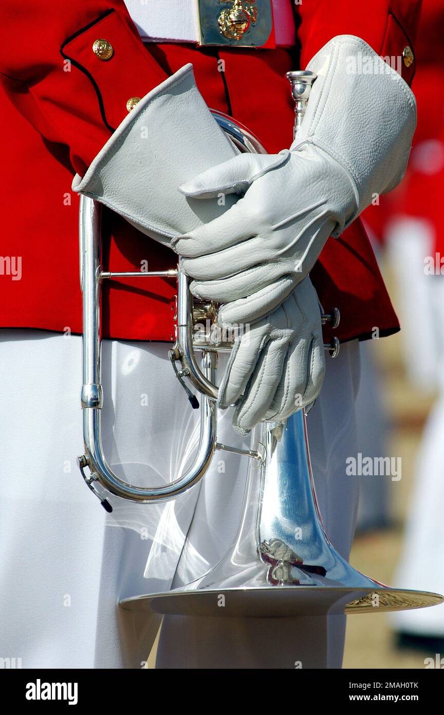 Usmc drum and bugle corps hi-res stock photography and images - Alamy