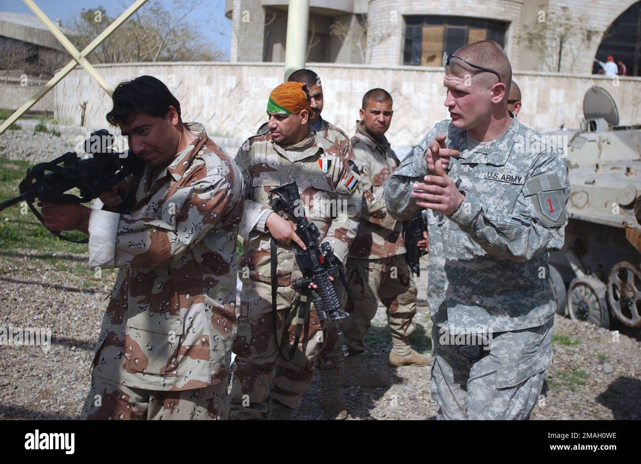 Camp taji iraq soldiers from hi-res stock photography and images - Alamy