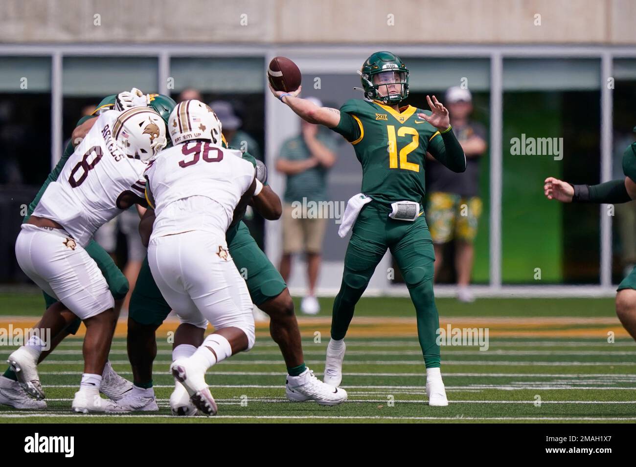 Baylor quarterback Blake Shapen (12) passes during the first half of an ...
