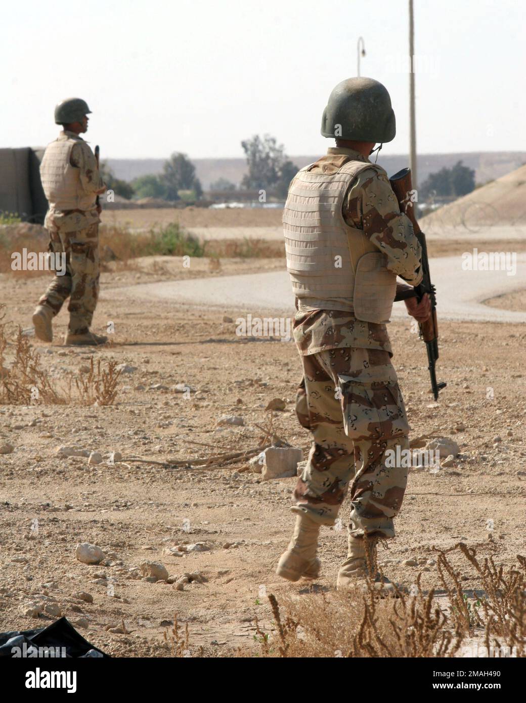 070320-M-7404B-008. [Complete] Scene Caption: Iraqi Army Soldiers in ...