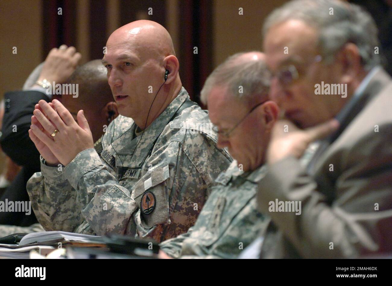 The multi national corps iraq commander hi-res stock photography and ...