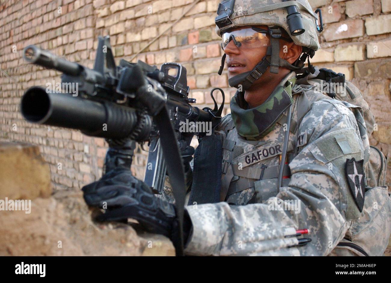 Conducting a search with iraqi national police hi-res stock photography ...