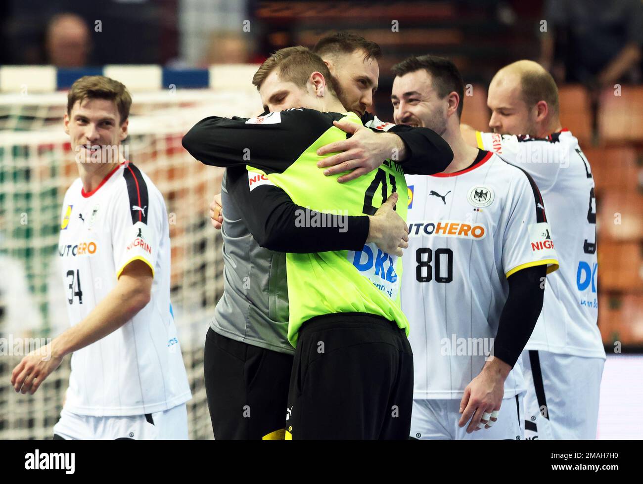 Goalkeepers back hi-res stock photography and images - Alamy