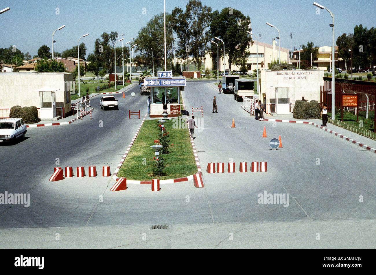 Main gate u s military base hi-res stock photography and images - Alamy
