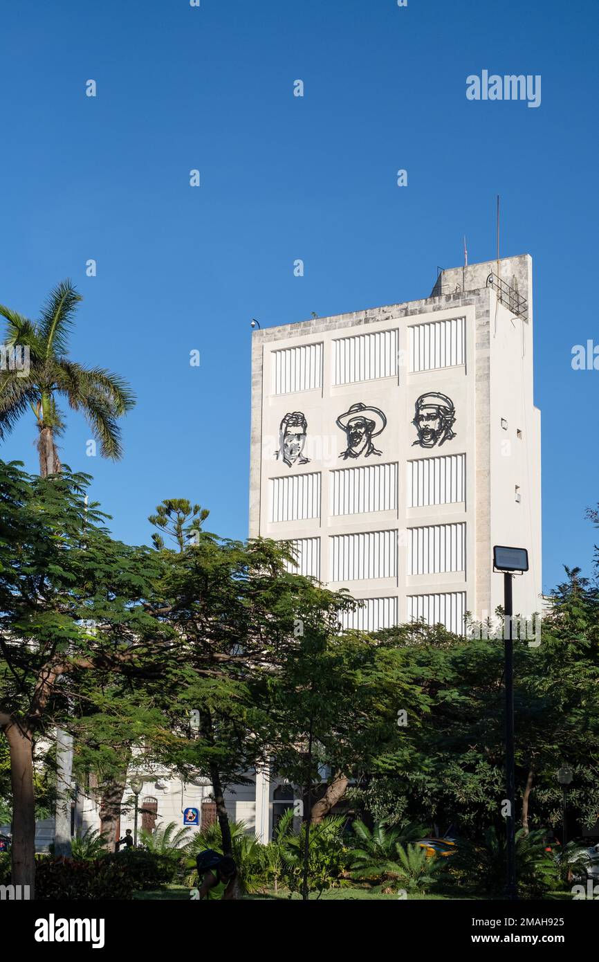 Building with metal faces of Fidel Castro, Ernesto Che Guevara nd ...