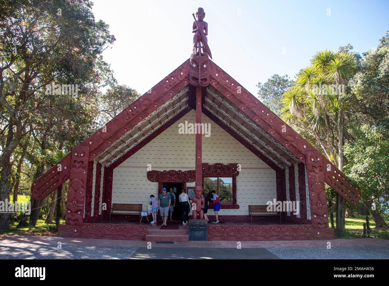 Visitors to the Waitangi Treaty Grounds where the Treaty of Waitangi ...