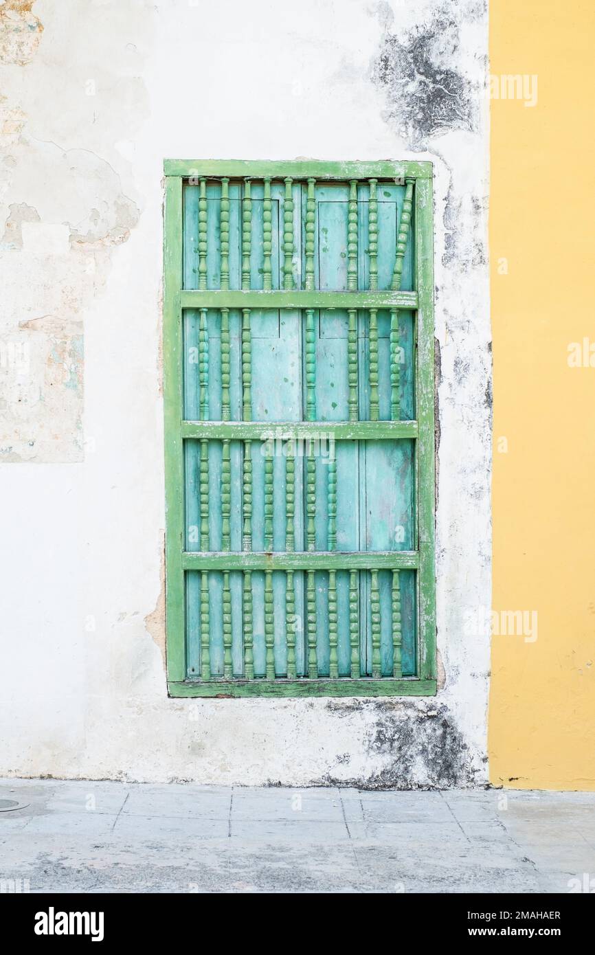 Window with green shutter in Havana, Cuba Stock Photo - Alamy