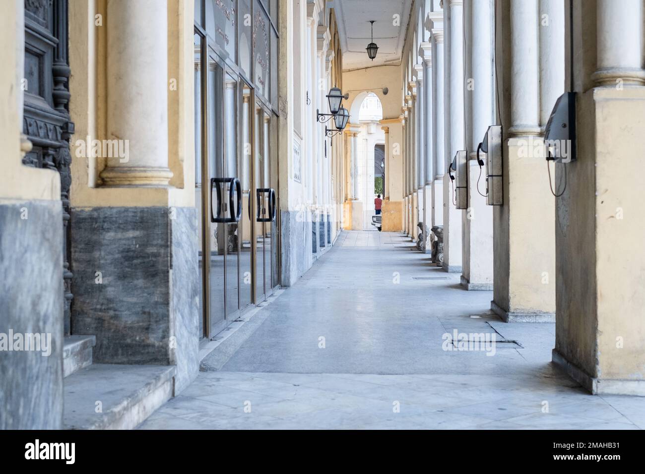 Walkway in front of videos along Paseo del Prado, Havana, Cuba Stock Photo - Alamy