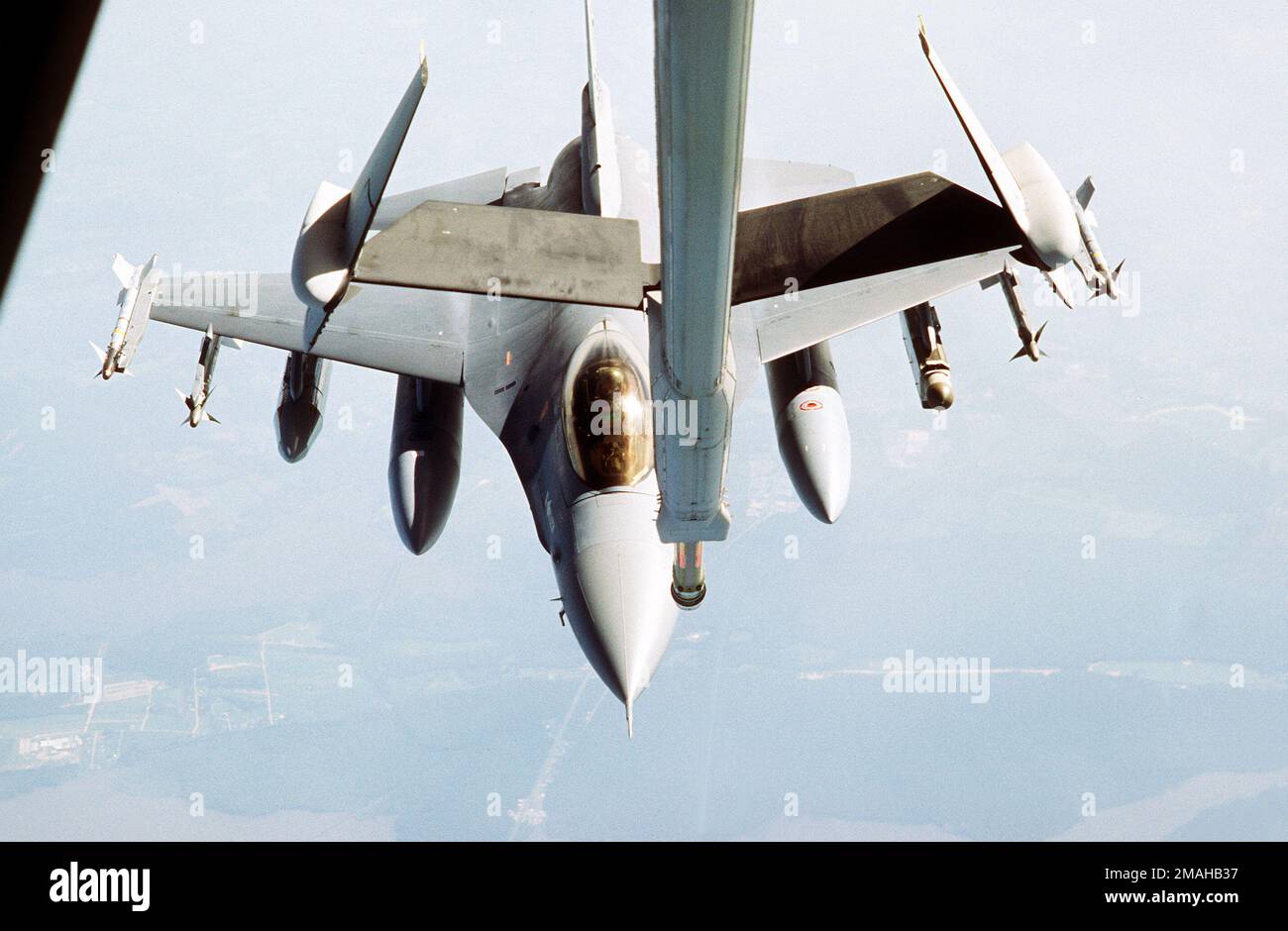 A 388th Tactical Fighter Wing F-16C Fighting Falcon aircraft approaches ...