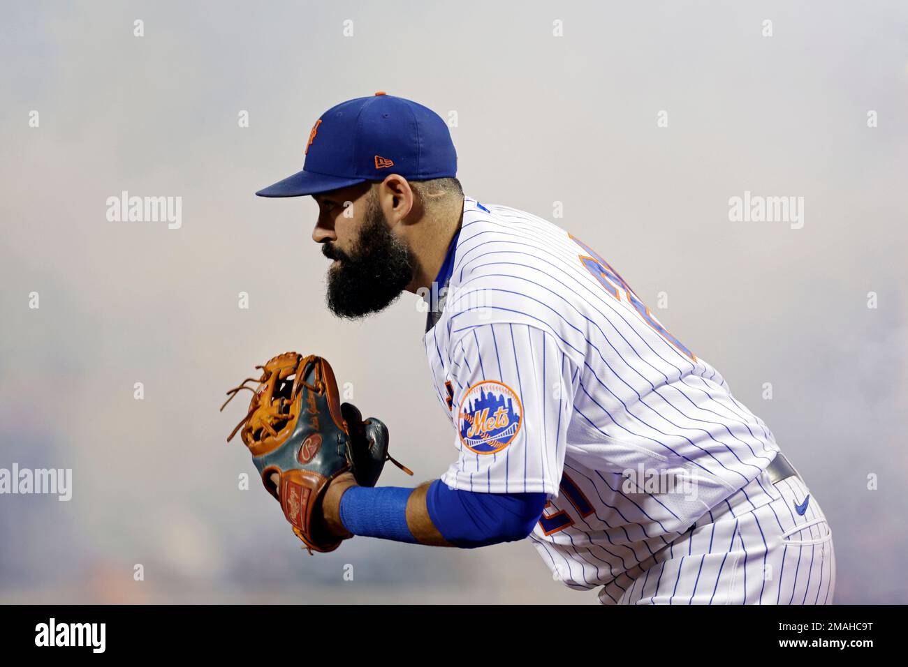 New York Mets third baseman Eduardo Escobar takes the field during the ...