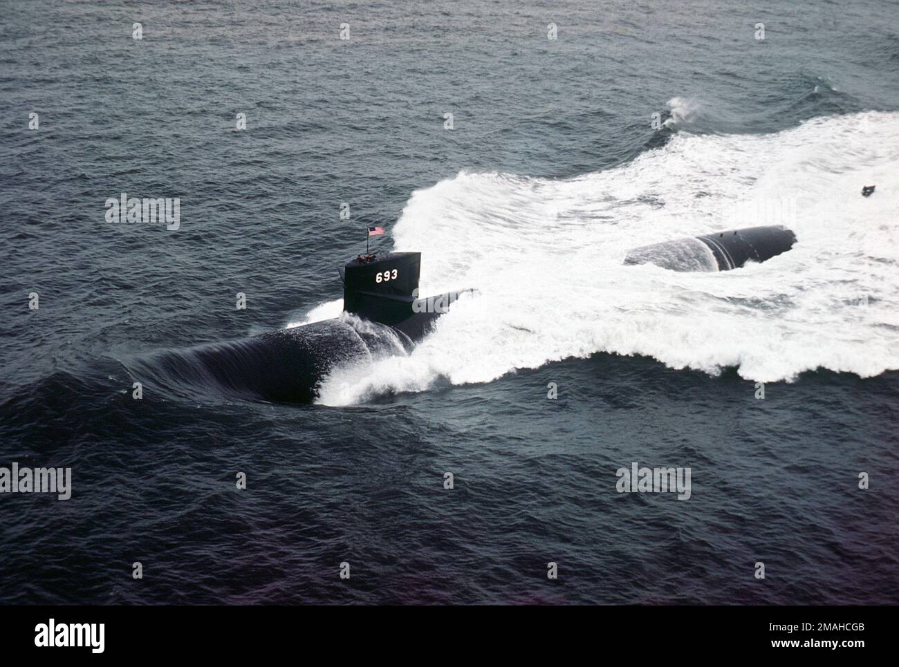 A port view of the nuclear-powered attack submarine USS CINCINNATI (SSN ...