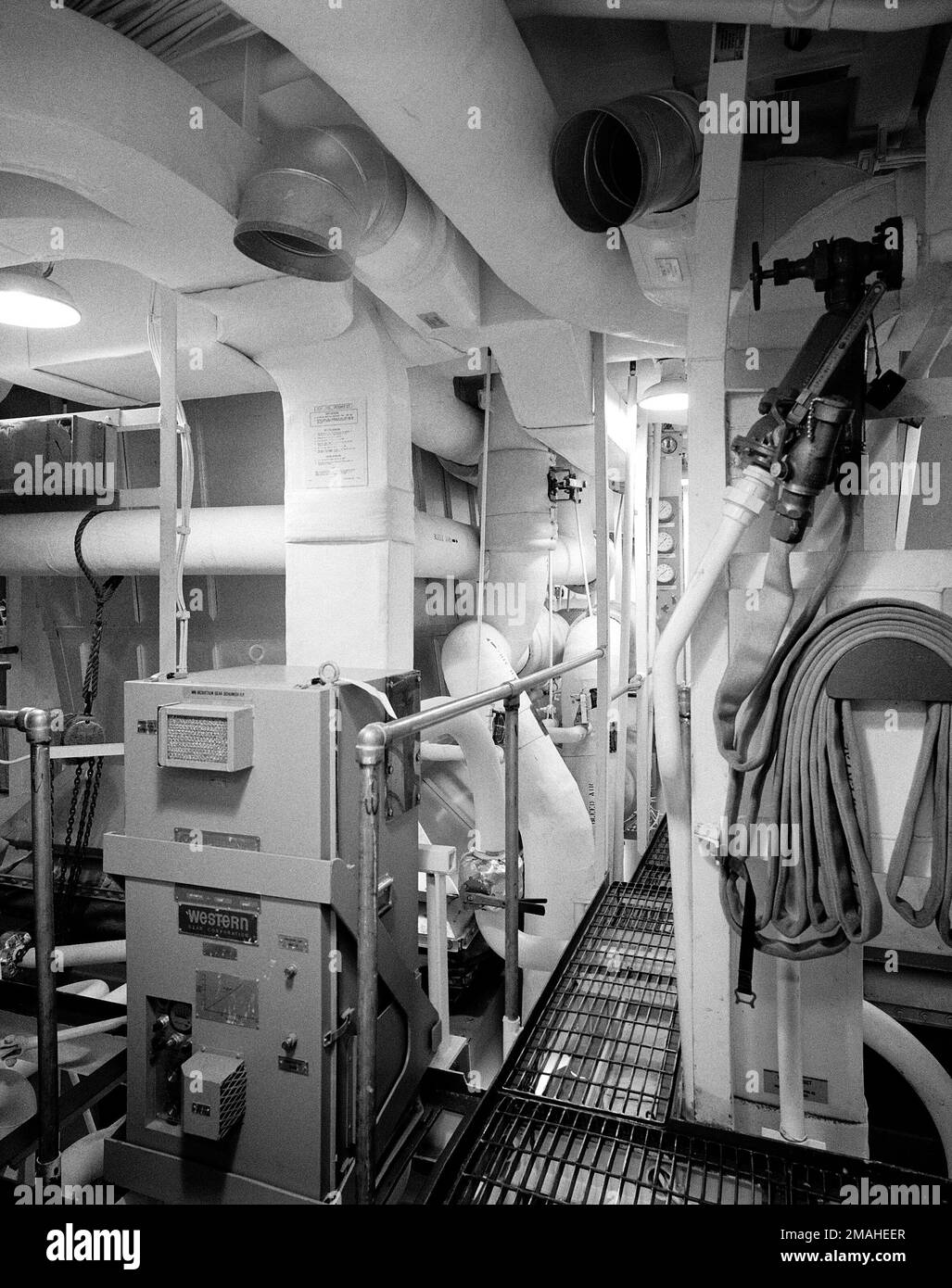 No 2 main engine room hi-res stock photography and images - Alamy