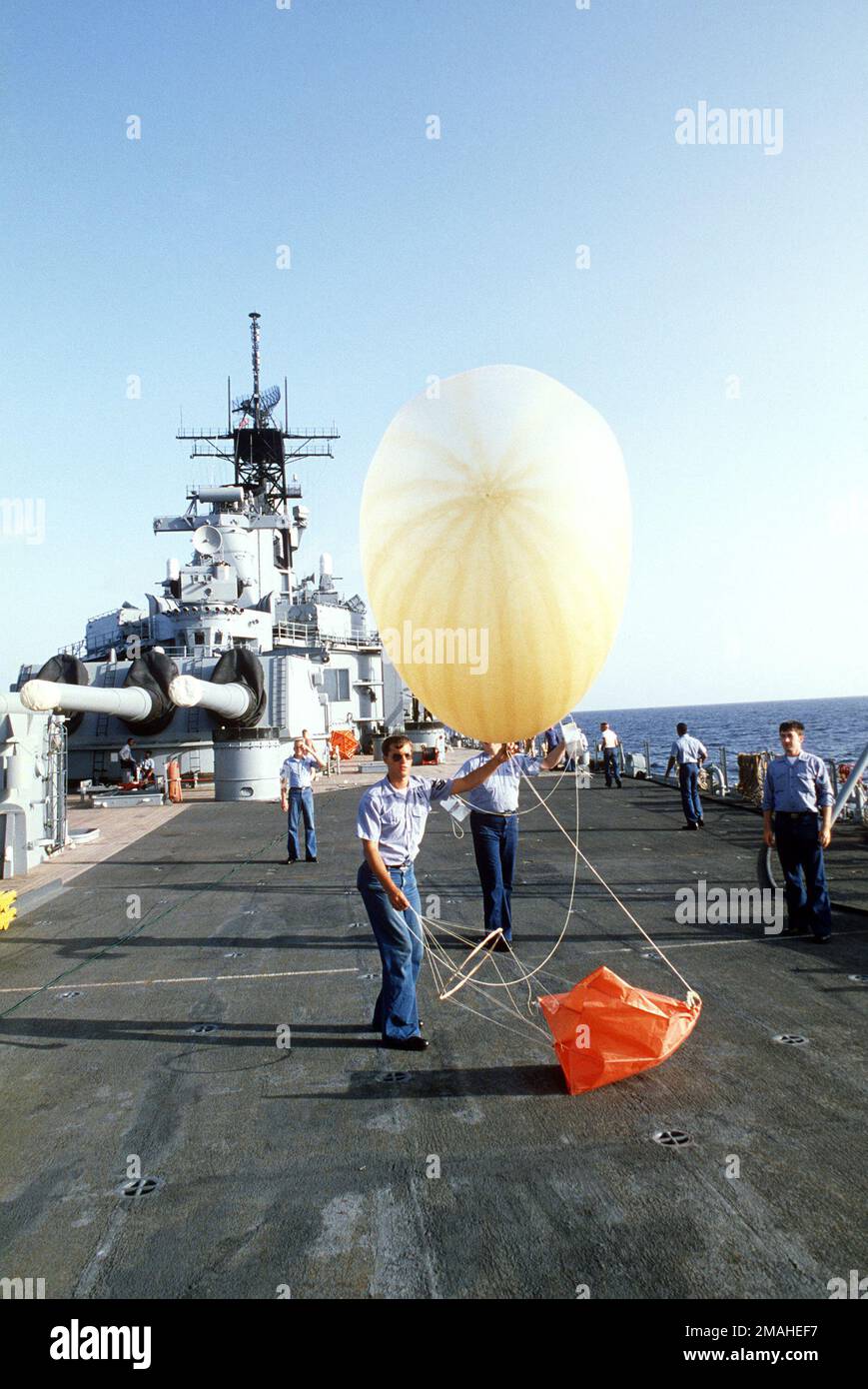DN-ST-85-05389. Base: USS Iowa (BB 61 Stock Photo - Alamy
