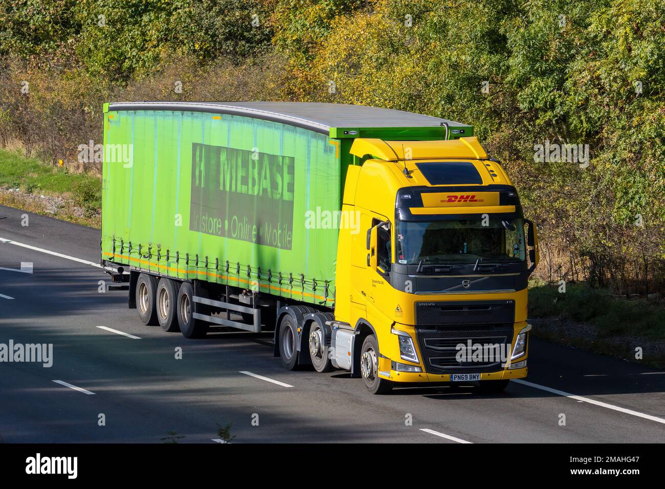 DHL Volvo FH PN69 BMY Stock Photo - Alamy