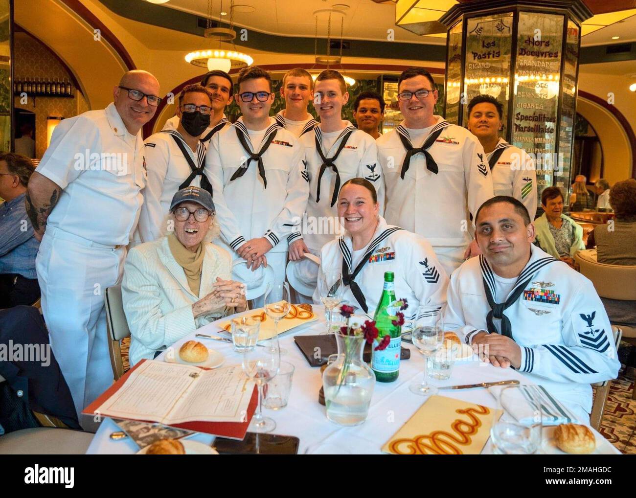 NEW YORK — Sailors from Fleet Weather Center - Norfolk met former ...