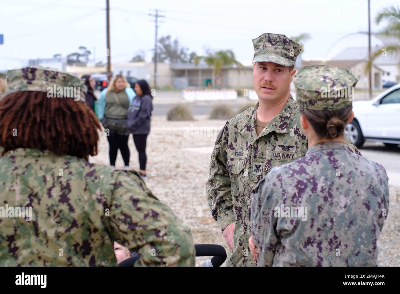 Dual military spouses hi-res stock photography and images - Alamy