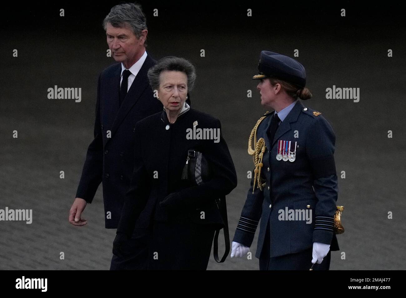 Princess Anne arrives by plane carrying the coffin of Queen Elizabeth ...