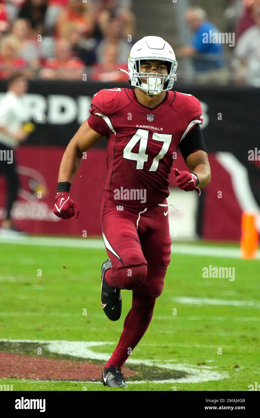 Arizona Cardinals linebacker Ezekiel Turner (47) follows the play ...