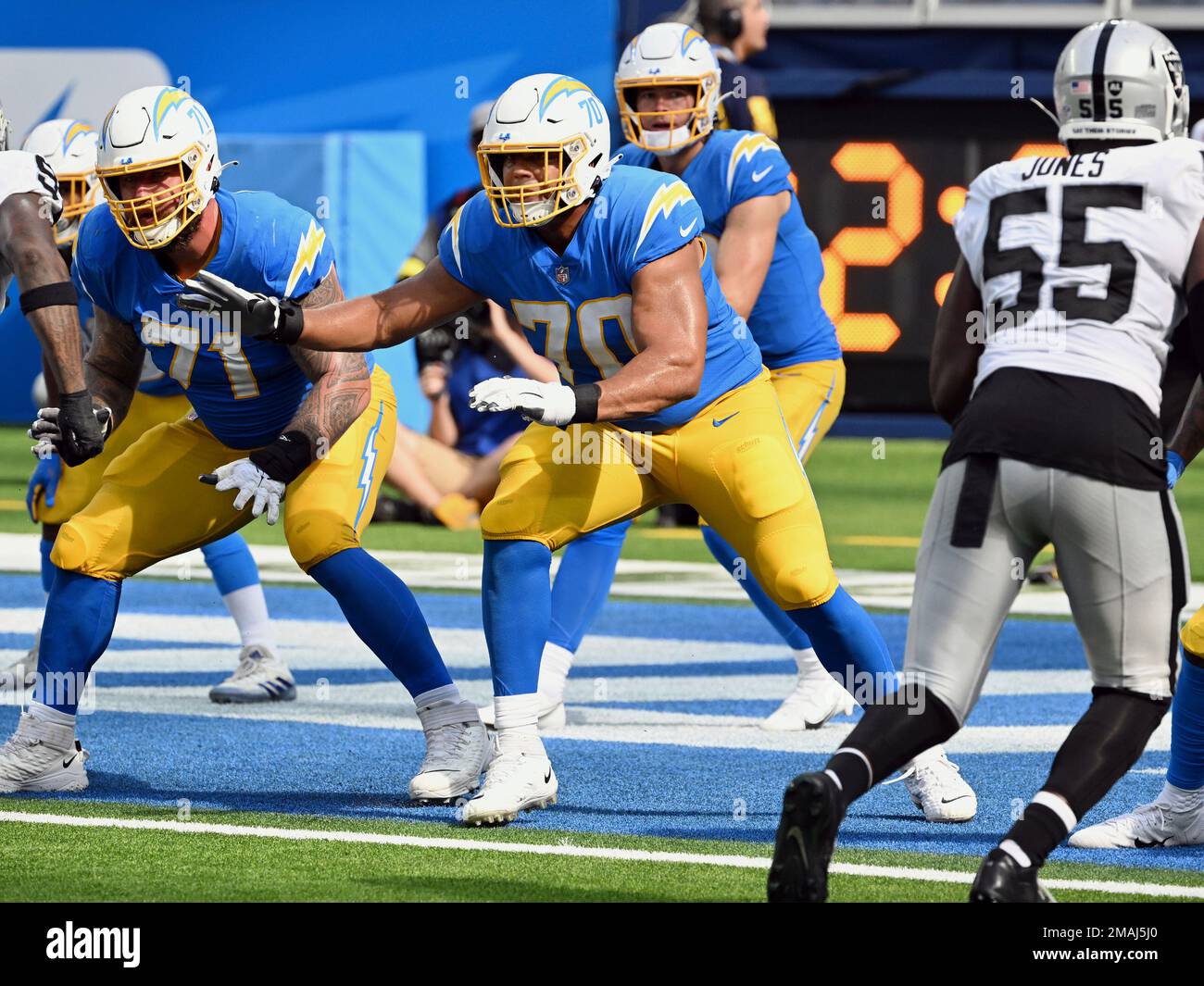 Los Angeles Chargers tackle Rashawn Slater (70) blocking during an NFL ...