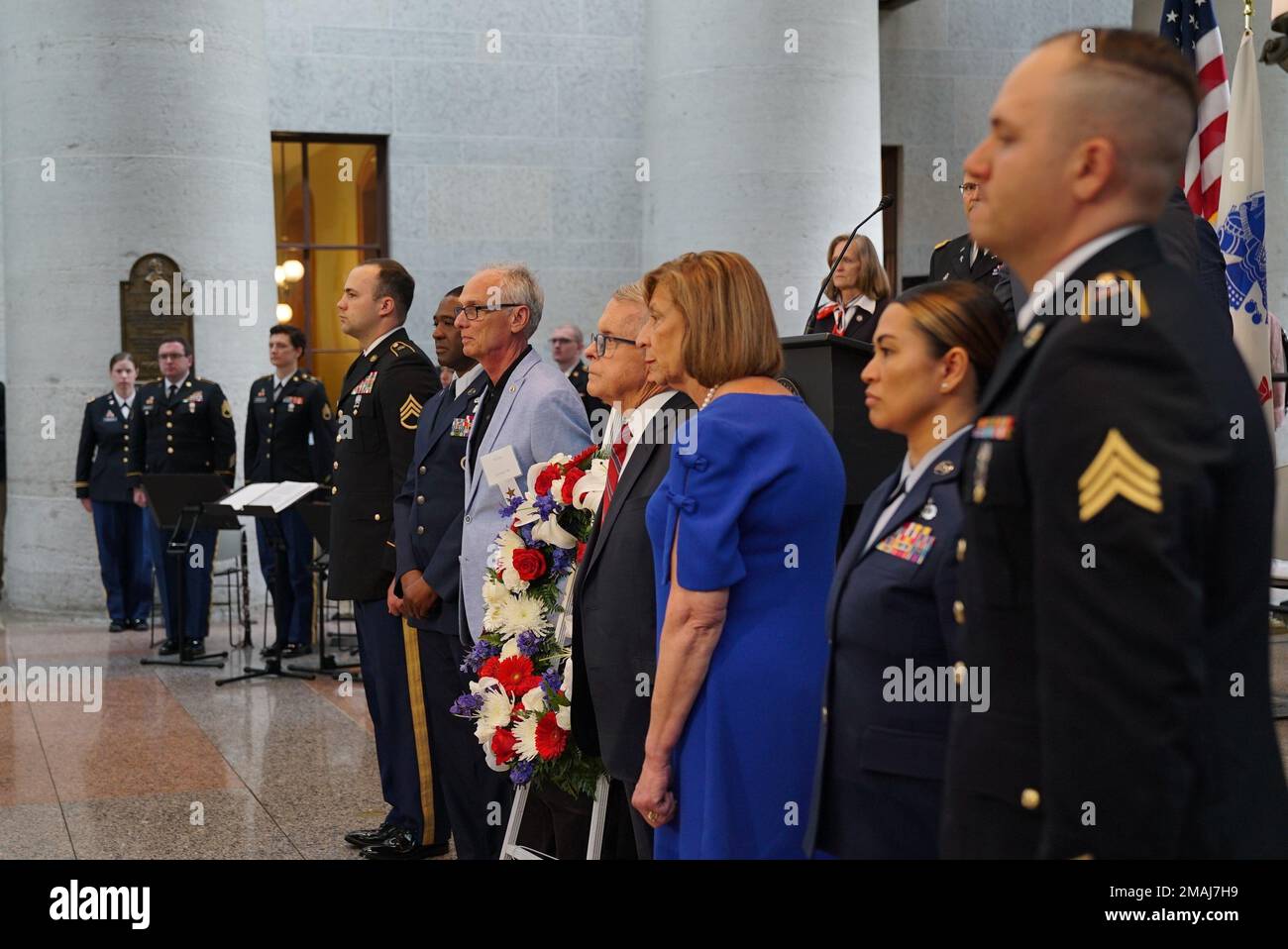 The official party presents the wreath during the 2022 Governor’s ...