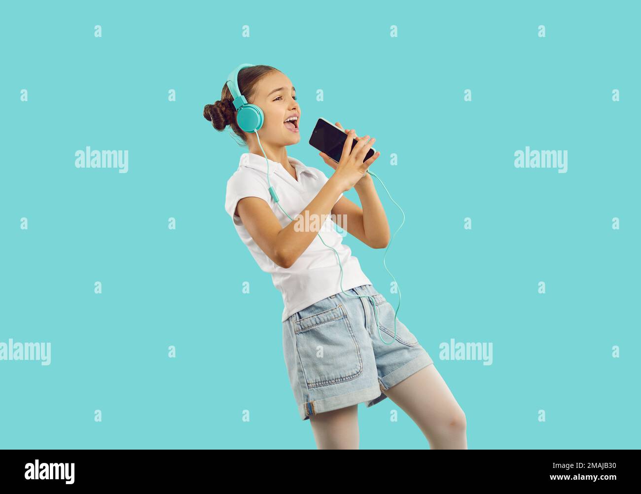 Sing and dance hi-res stock photography and images - Alamy