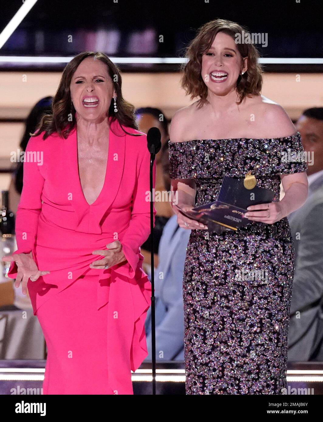 Molly Shannon, left, and Vanessa Bayer present the Emmy for outstanding ...