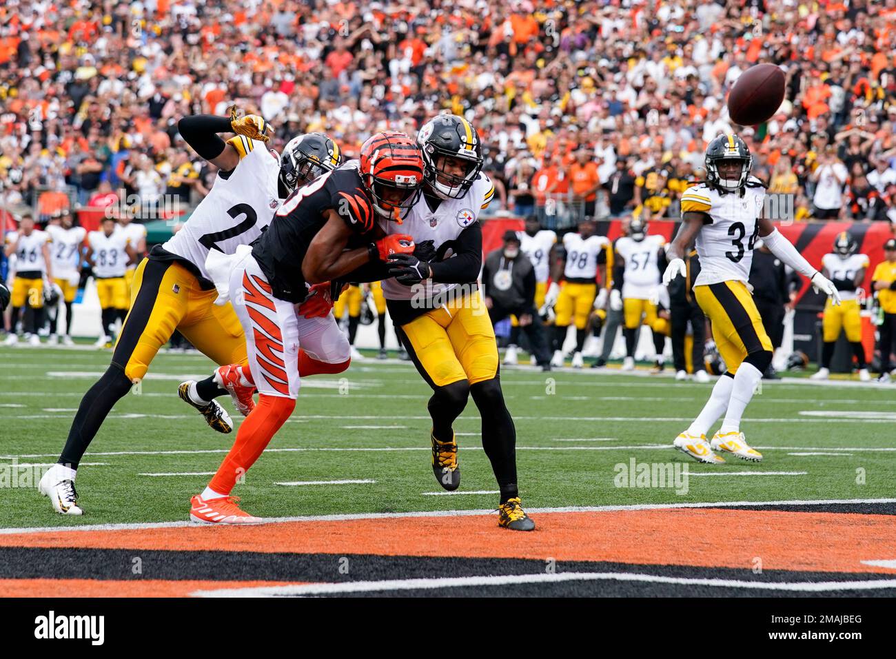 Pittsburgh Steelers safety Minkah Fitzpatrick, right, is penalized for ...