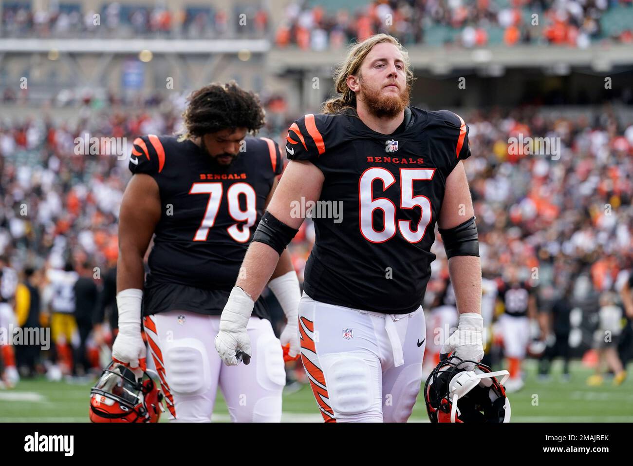 Cincinnati Bengals guard Alex Cappa (65) and Cincinnati Bengals guard ...