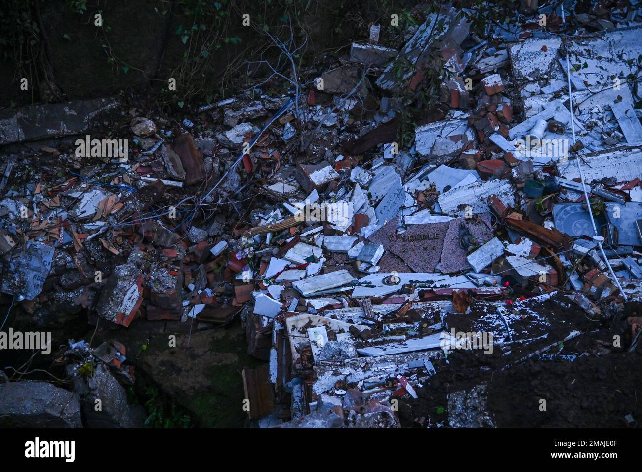 Landslide corpses hi-res stock photography and images - Alamy