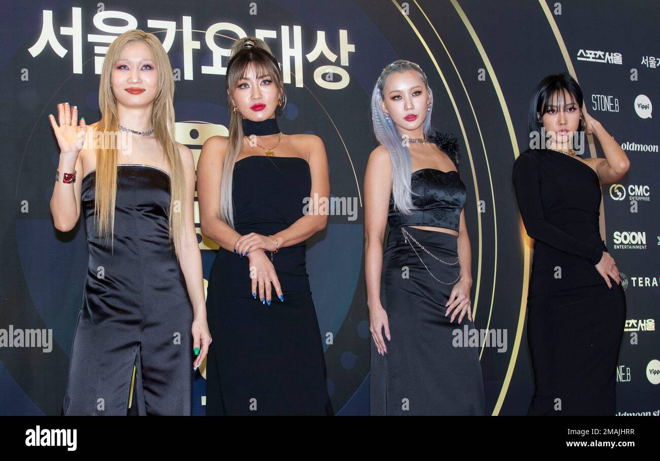 Seoul, South Korea. 19th Jan, 2023. Ri. hey, Gaga and ZSUN of K-pop ...