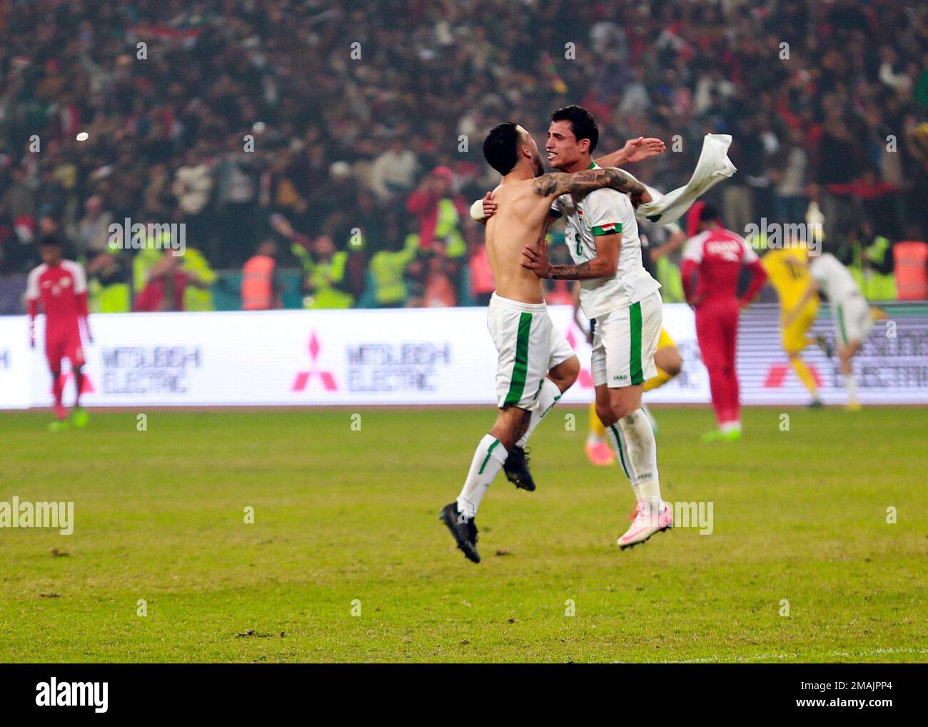 Iraq's players celebrate after they won the final of the Arabian Gulf ...