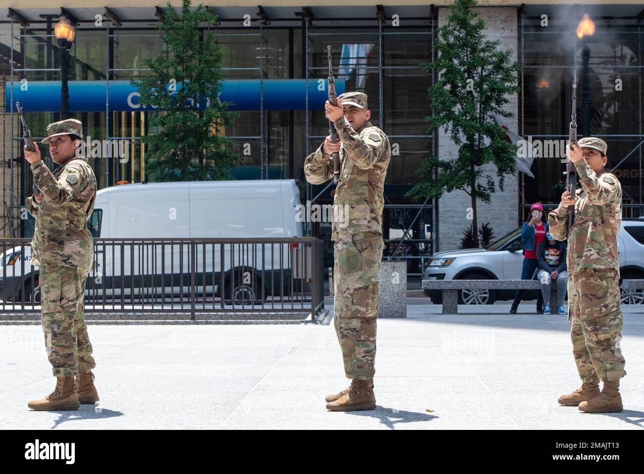 U.S Army soldiers from the 1st Battalion, 178th Infantry Regiment of ...