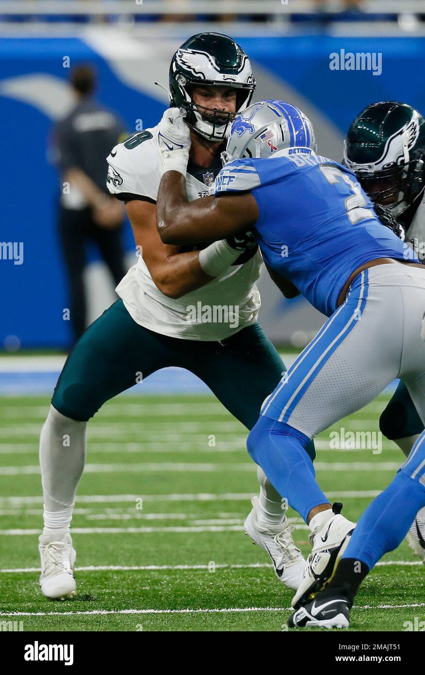 Philadelphia Eagles tight end Dallas Goedert (88) blocks against ...