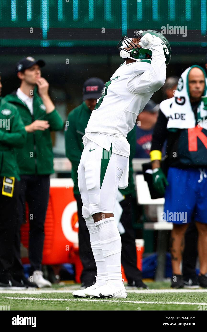 New York Jets linebacker Kwon Alexander (9) in action against the ...