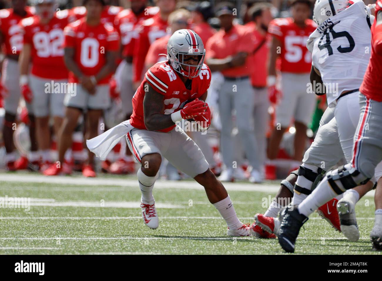 Ohio State running back TreVeyon Henderson plays against Arkansas State ...