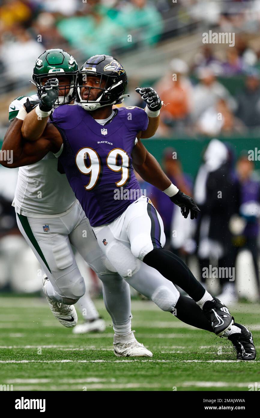 Baltimore Ravens linebacker Odafe Oweh (99) in action during an NFL ...