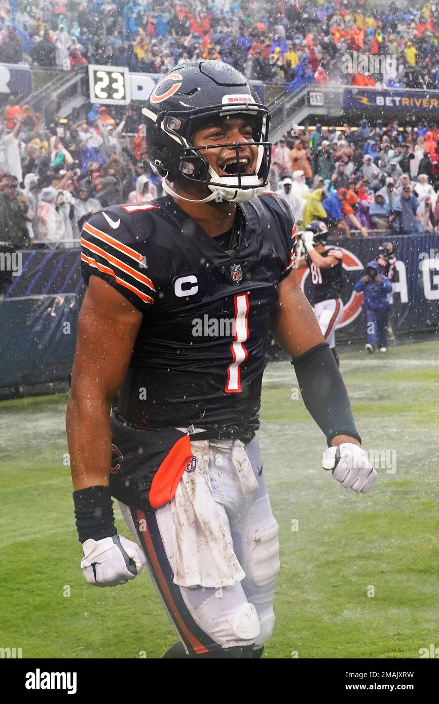 Chicago Bears quarterback Justin Fields smiles after the Bears defeated ...