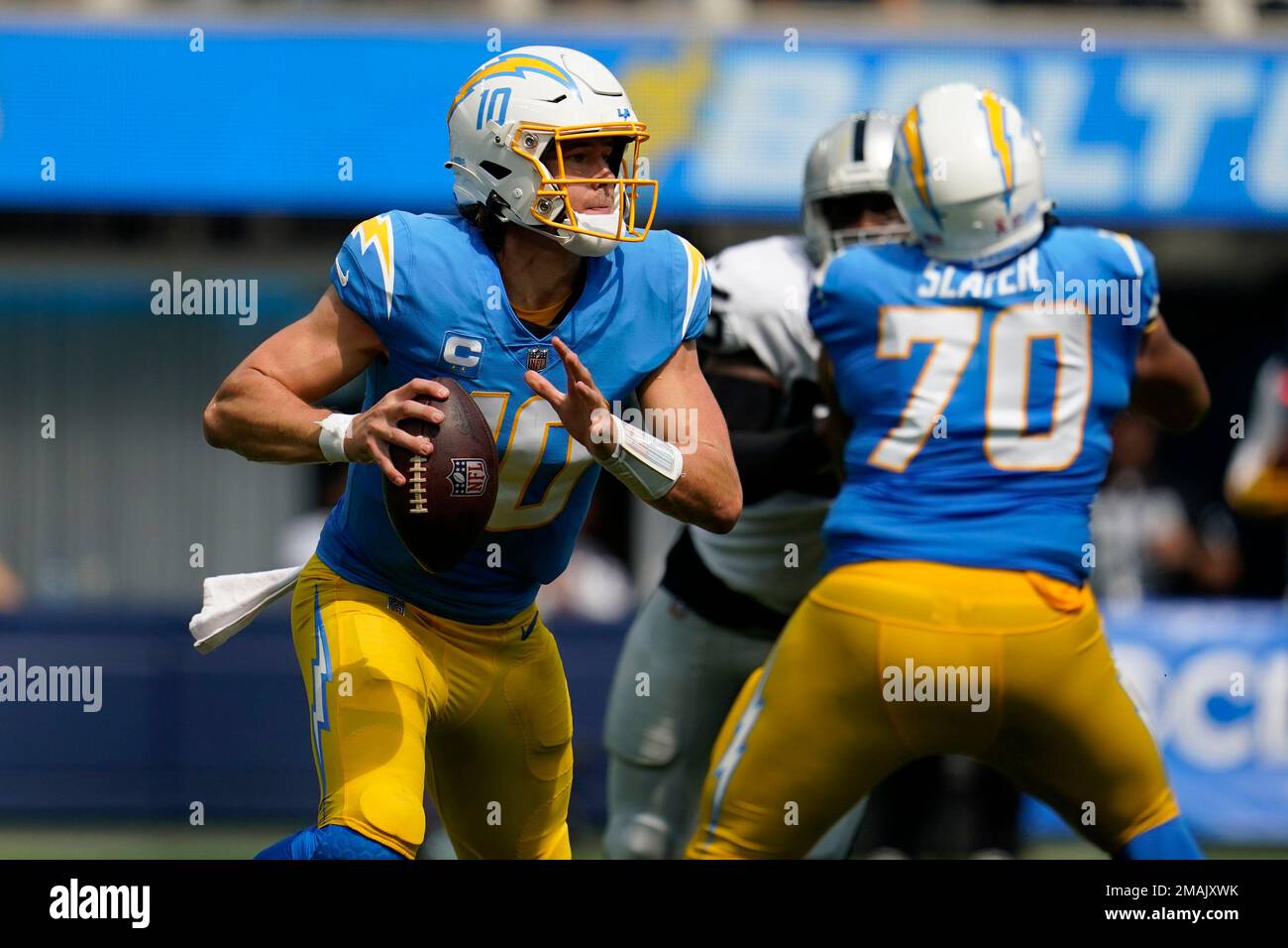 Los Angeles Chargers quarterback Justin Herbert (10) against the Las ...