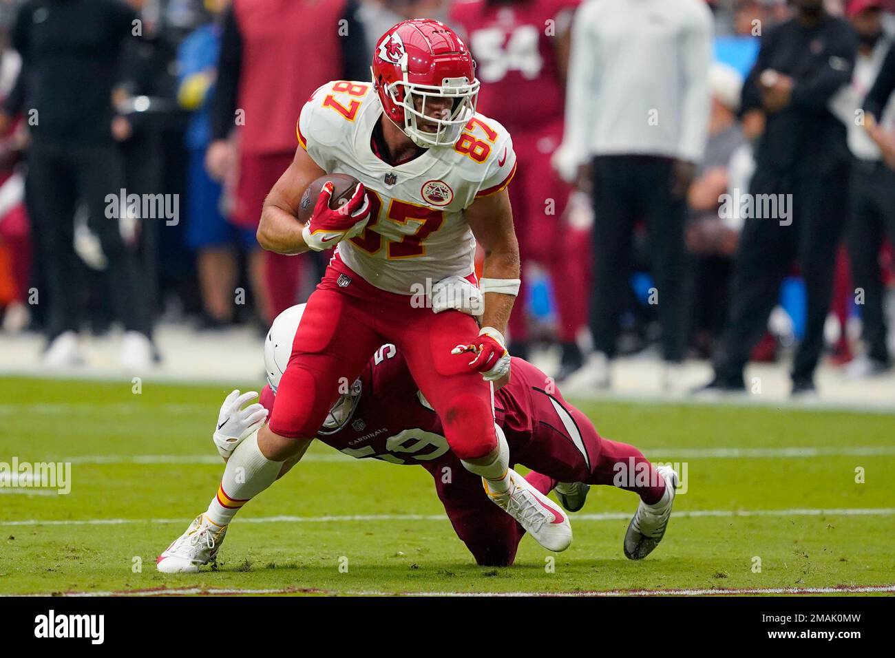 Kansas City Chiefs tight end Travis Kelce (87) runs against Arizona ...