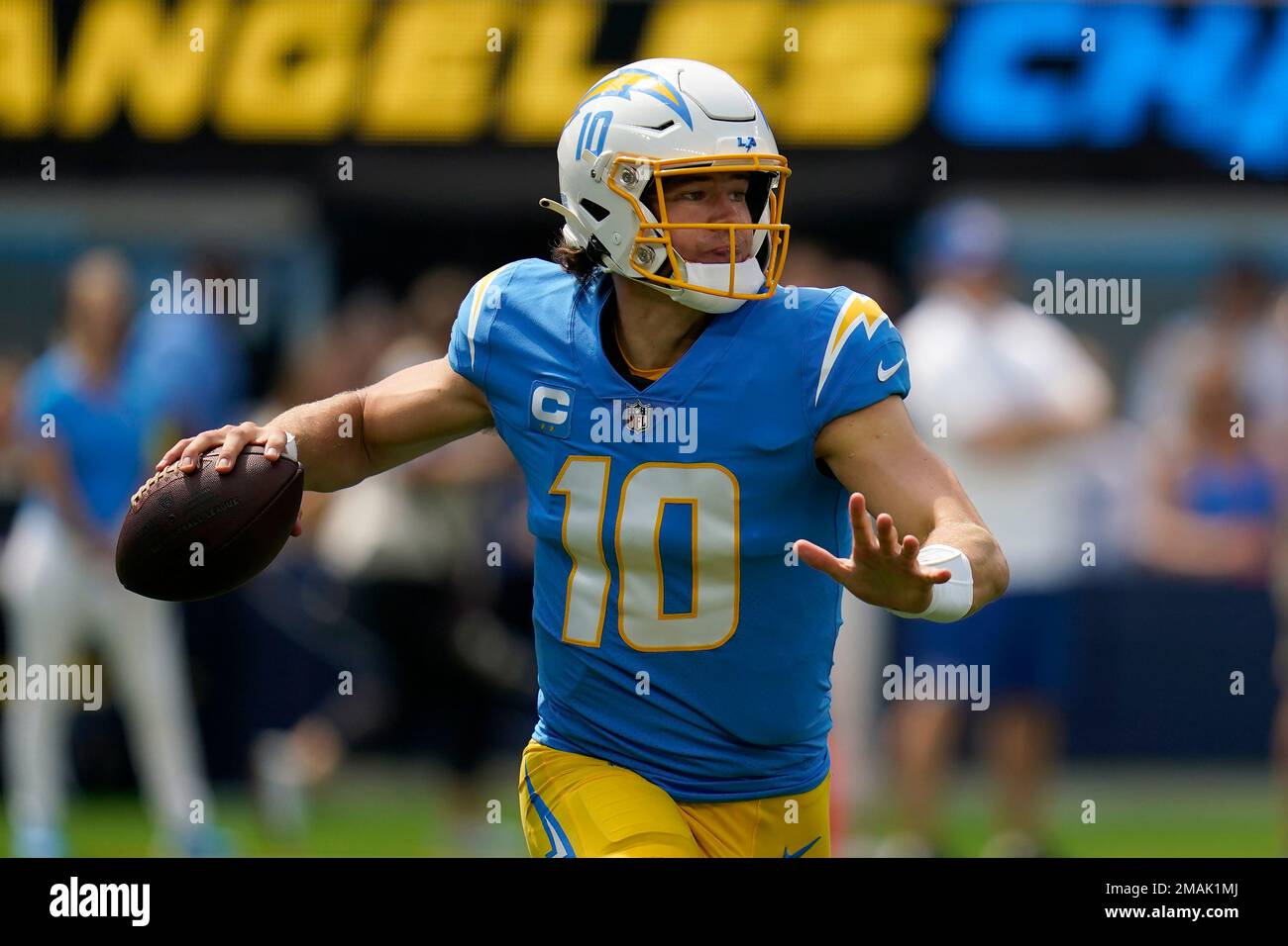 Los Angeles Chargers quarterback Justin Herbert (10) passes against the ...