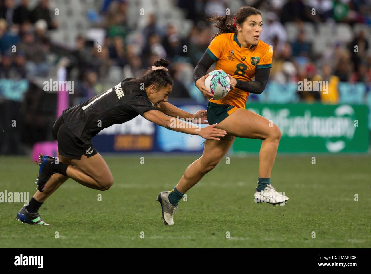 Madison Ashby of Australia evades Risi Pouri-Lane of New Zealand during ...