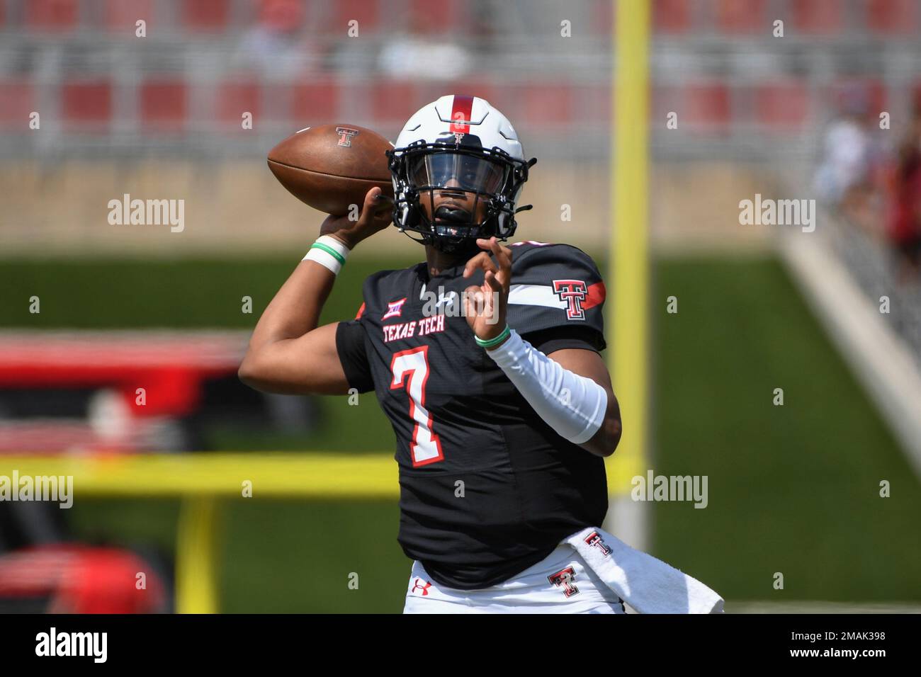 Texas Tech quarterback Donovan Smith (7) attempts to throw a pass ...