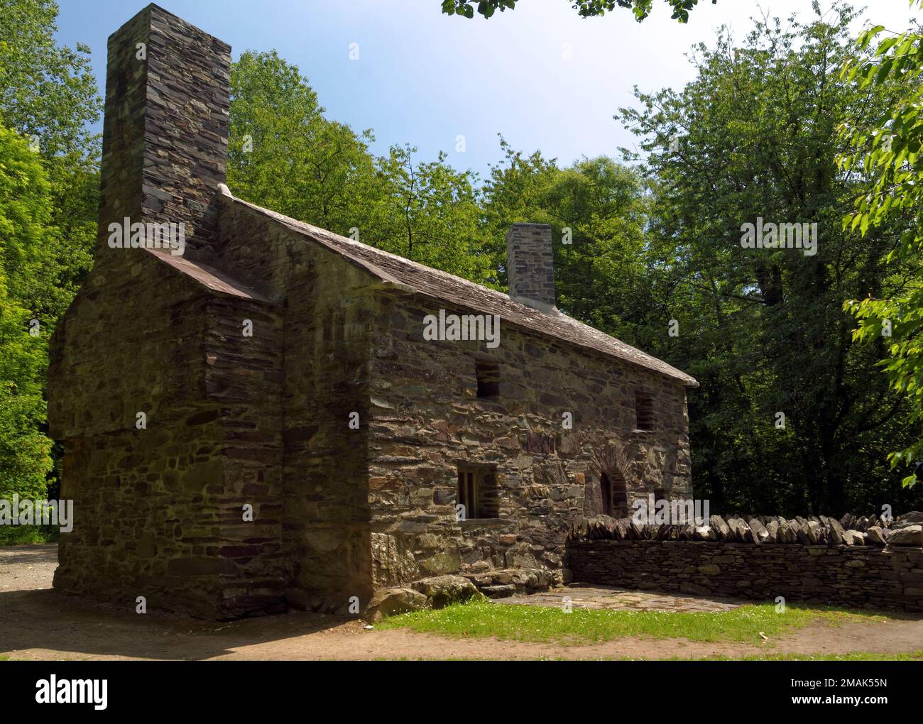 Y Garreg Fawr farmhouse built of slate blocks andstone. St Fagans ...